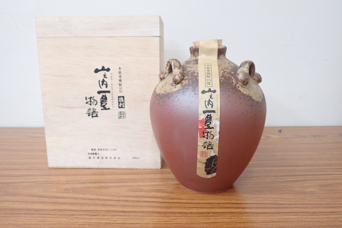 ★060413 本格麦焼酎 山之内一豊物語 高木酒造 総重量1180グラム 陶器壺 ★の落札情報詳細 - Yahoo!オークション落札価格検索 オークフリー