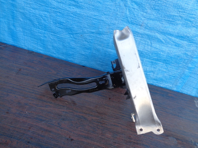 【傷や汚れあり】AR858 BMW F20 1シリーズ フロント ホースメント ショック ブラケット ヘッドライトサポート 左 ...