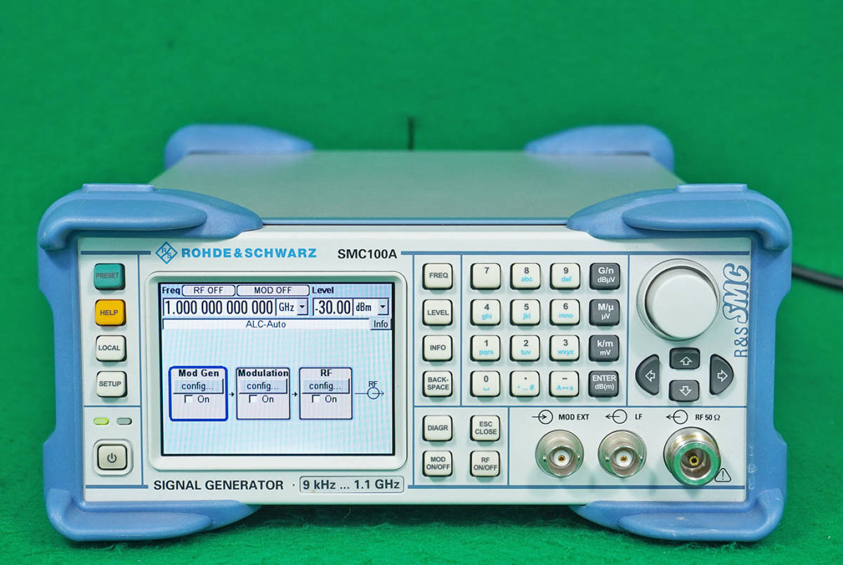 【目立った傷や汚れなし】ローデ・シュワルツ シグナルジェネレータ SMC100A SIGNAL GENERATOR Rohde ...