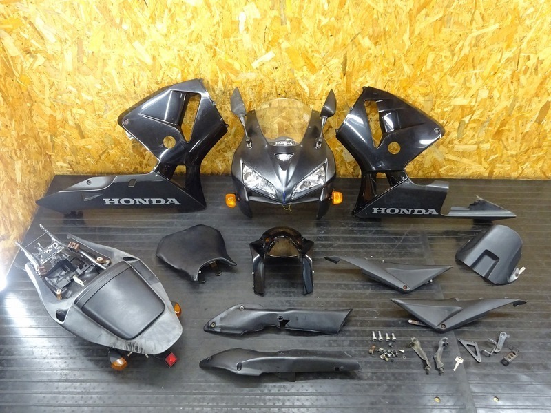 【全体的に状態が悪い】【210706】CBR250RR(MC22-1100) CBR600RR(PC37)外装セット 流用?? 自作?? アッパーカウル ヘッドライト シートレール メーター ...