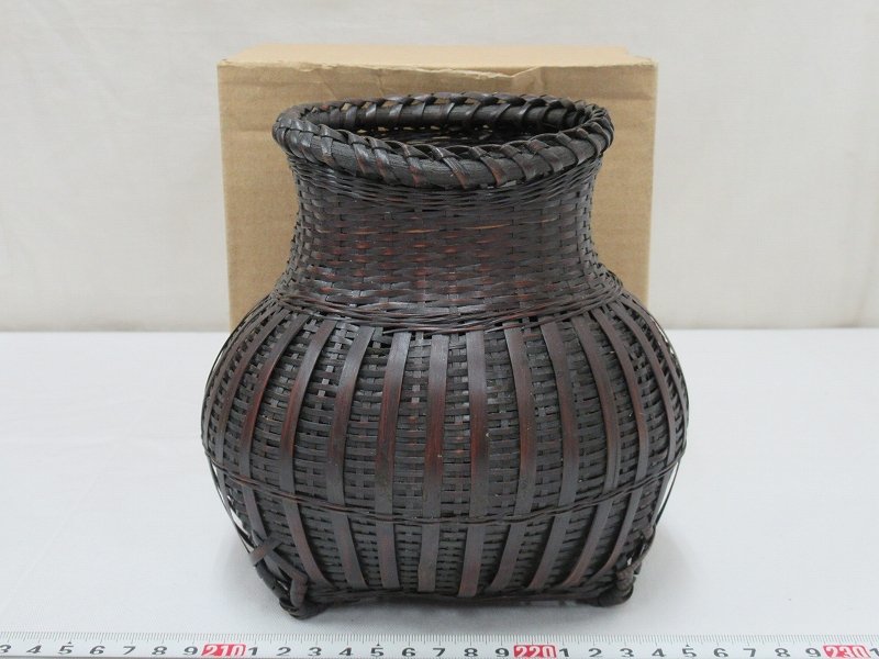 【傷や汚れあり】P3257 煤竹編 魚籠形 掛花入 花生 花器 竹工芸 紙箱の落札情報詳細 - ヤフオク落札価格検索 オークフリー