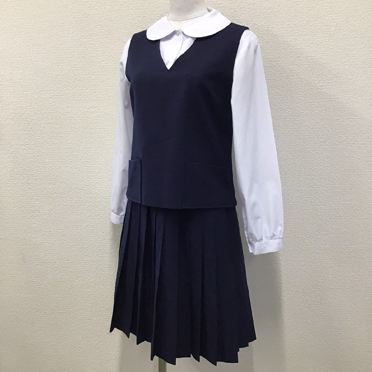 【傷や汚れあり】O611 (中古) 兵庫方面 校名不明 3点セット /S/155A/W66/丈57/ベスト/ブラウス/スカート/YACHT/紺/冬服/冬用/制服/中学校/女子学生/学生服の落札 ...
