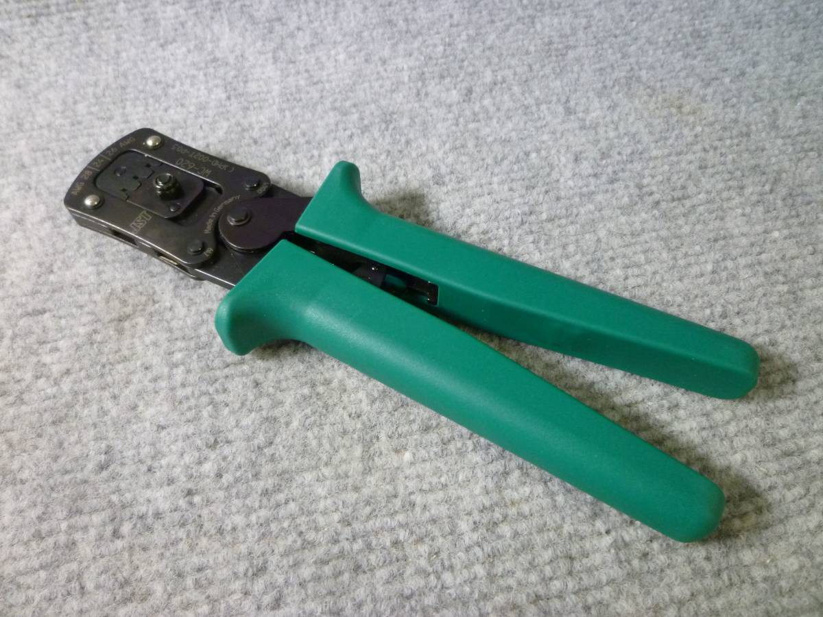 【新品】日本圧着端子製造株式会社 JST 絶縁被覆付閉端接続子 閉端接続子 JIS C 2807 CE2 CE-2 CE-230 1000個 ...