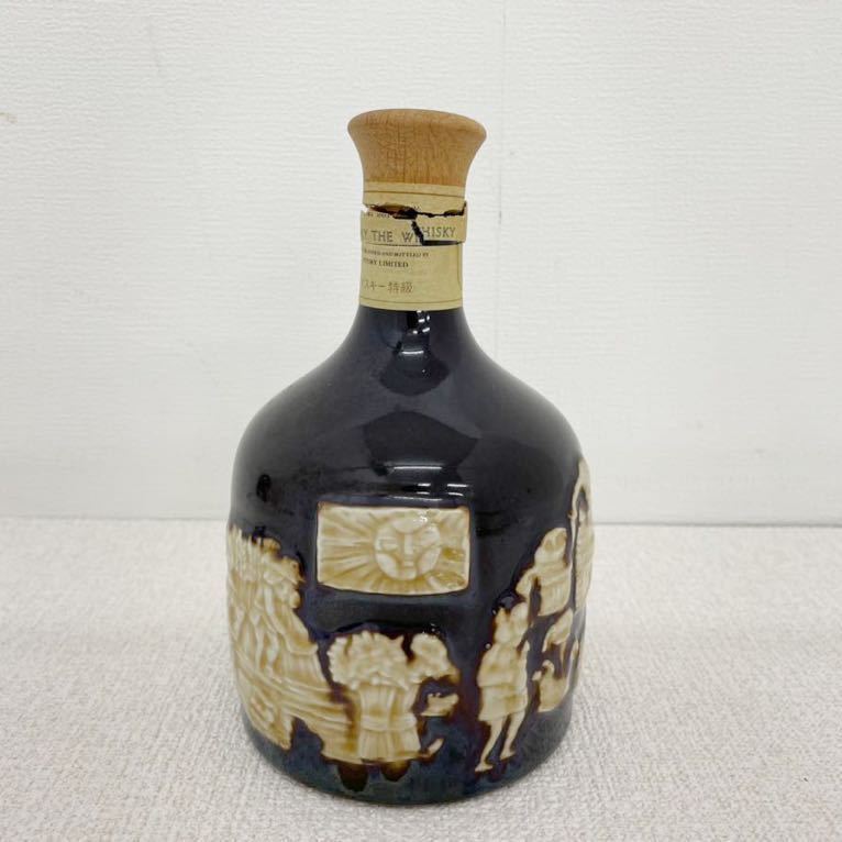 【未使用に近い】(930s3)訳アリ SUNTORY THE WHISKY サントリー ザ・ウイスキー コルク折れ 陶器ボトル 有田焼 国産ウィスキー 古酒 760ml (1.27kg) の ...