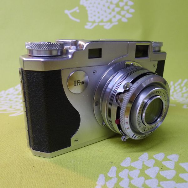 【やや傷や汚れあり】i216 Konica ⅡB-m/レア物/フィルムカメラ/寸法：約幅15㎝ 高さ10㎝ 奥行7㎝/60の落札情報詳細 ...