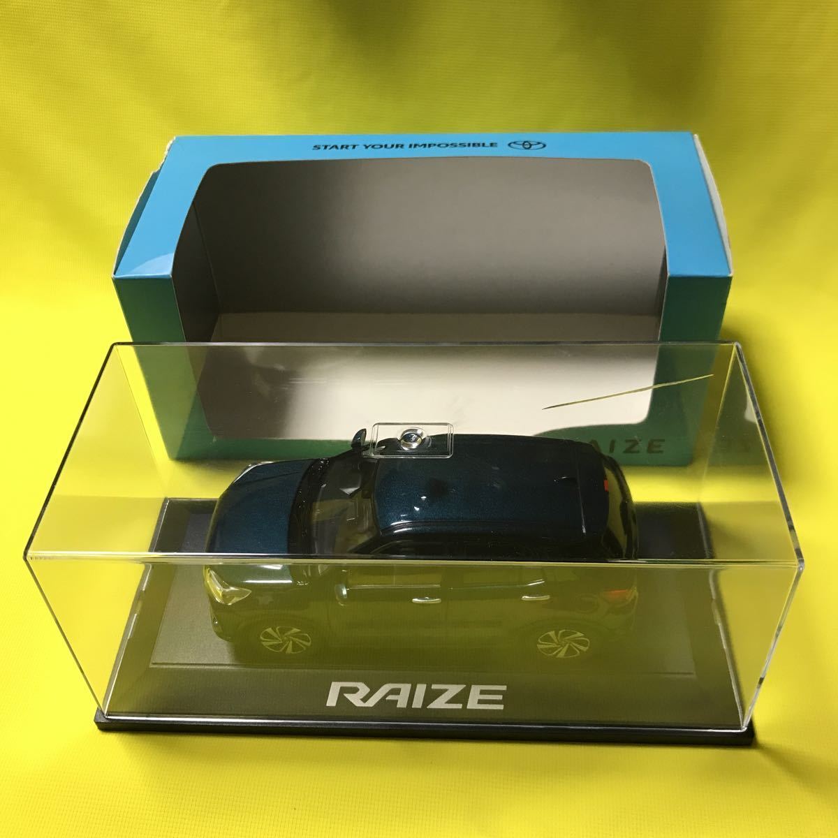 【やや傷や汚れあり】TOYOTA RAIZE ミニカー ダイキャスト製 1/30スケール カラーサンプル B82 レーザーブルー クリスタル ...