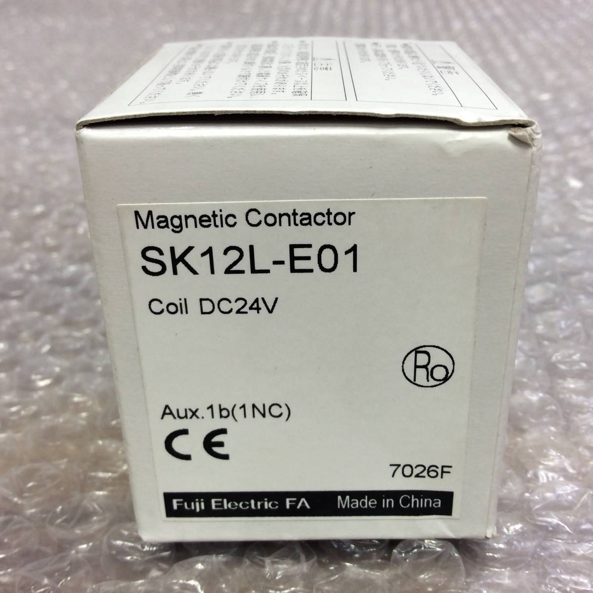 【未使用】 【AH-9378】未使用品 Fuji 富士電機 直流低消費形 電磁接触器 SK12L-E01 DC24V【レターパックプラス・送料 ...