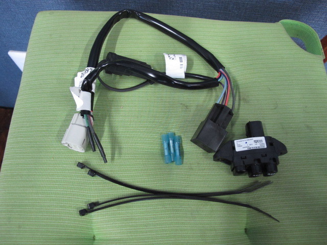 【未使用】【ハーレー・ダビッドソン純正パーツ】 71400105 補助パワースイッチキット フェアリングマウントの落札情報詳細 - ヤフオク ...