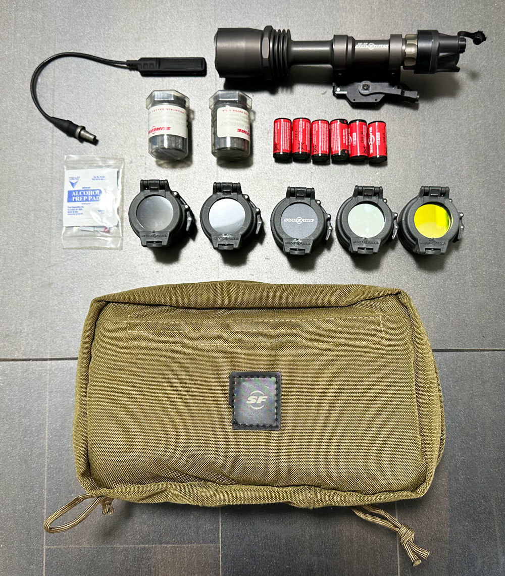 【未使用に近い】実物 SUREFIRE M93 ウェポンライト セット (M16 M4) シュアファイア ピカティーニ レイル マウント ...