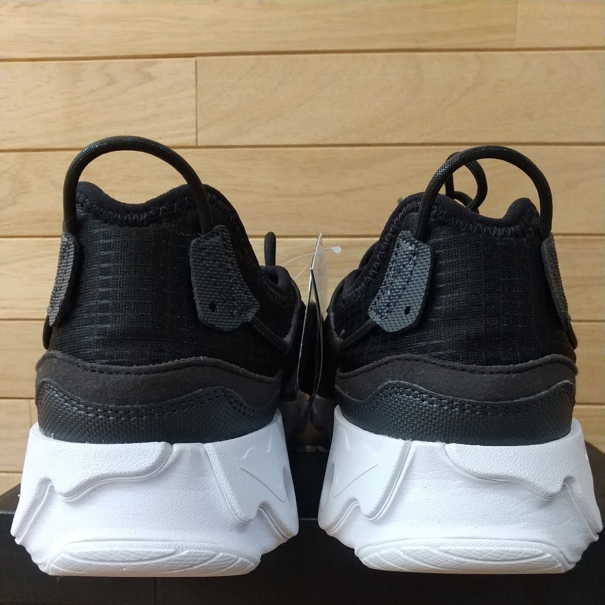 【未使用】26.5cm 新品正規品 ナイキ リアクト ライブ NIKE REACT LIVE ブラック/ダークスモークグレー/ホワイト ...