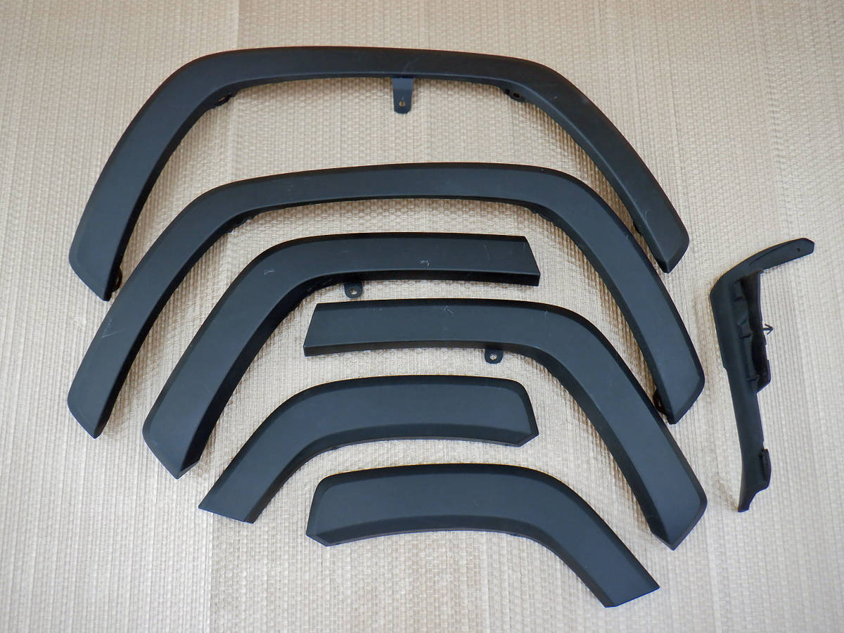 【やや傷や汚れあり】AXAH52 AXAH54 MXAA52 MXAA54 RAV4 ラヴ4 ラブ4 純正フェンダー アーチモール フロント ...
