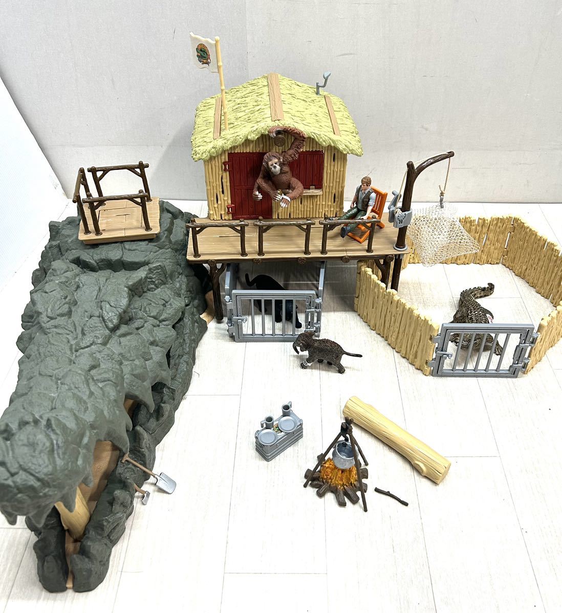 【やや傷や汚れあり】現状品 シュライヒ 42350 ワイルドライフ CROCOジャングル研究所 Schleich Wild Life 動物 ...