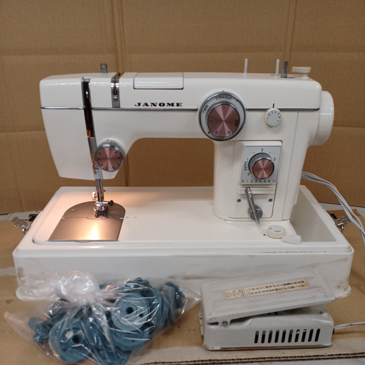 【傷や汚れあり】★JANOME★ジャノメ ミシン MODEL:802(ジャンク品)③③⑤の落札情報詳細 - ヤフオク落札価格検索 オークフリー