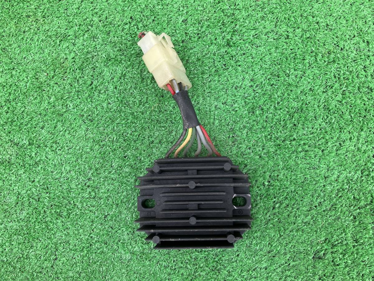 【やや傷や汚れあり】クボタ コンバイン R1-131 エンジン型式 D662 ボルテージレギュレータ 電装部品の落札情報詳細 - ヤフオク落札価格検索 オークフリー