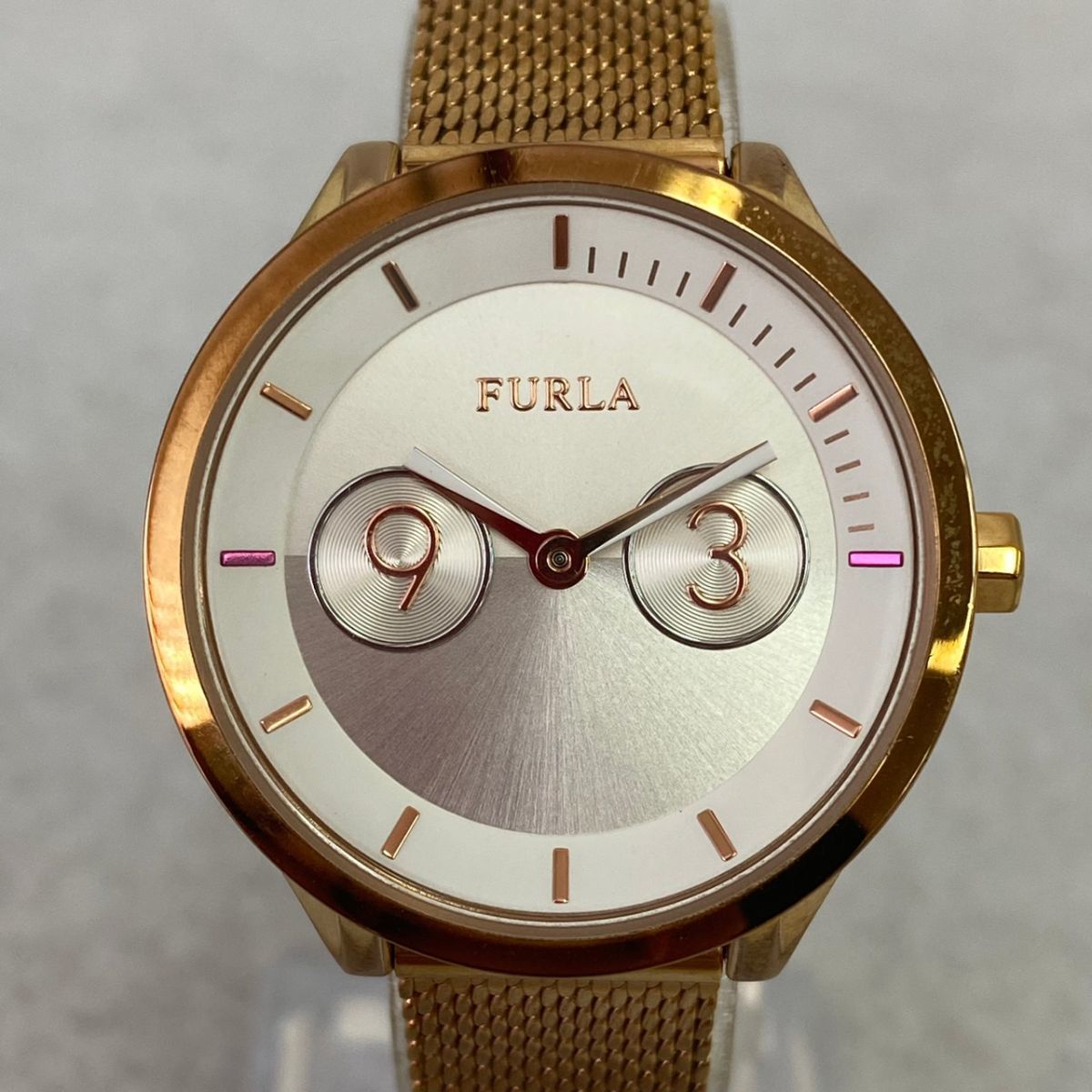 【傷や汚れあり】A316-O15-3820 FURLA フルラ クォーツ ホワイト文字盤 ラウンド レディース 腕時計 00348 ...