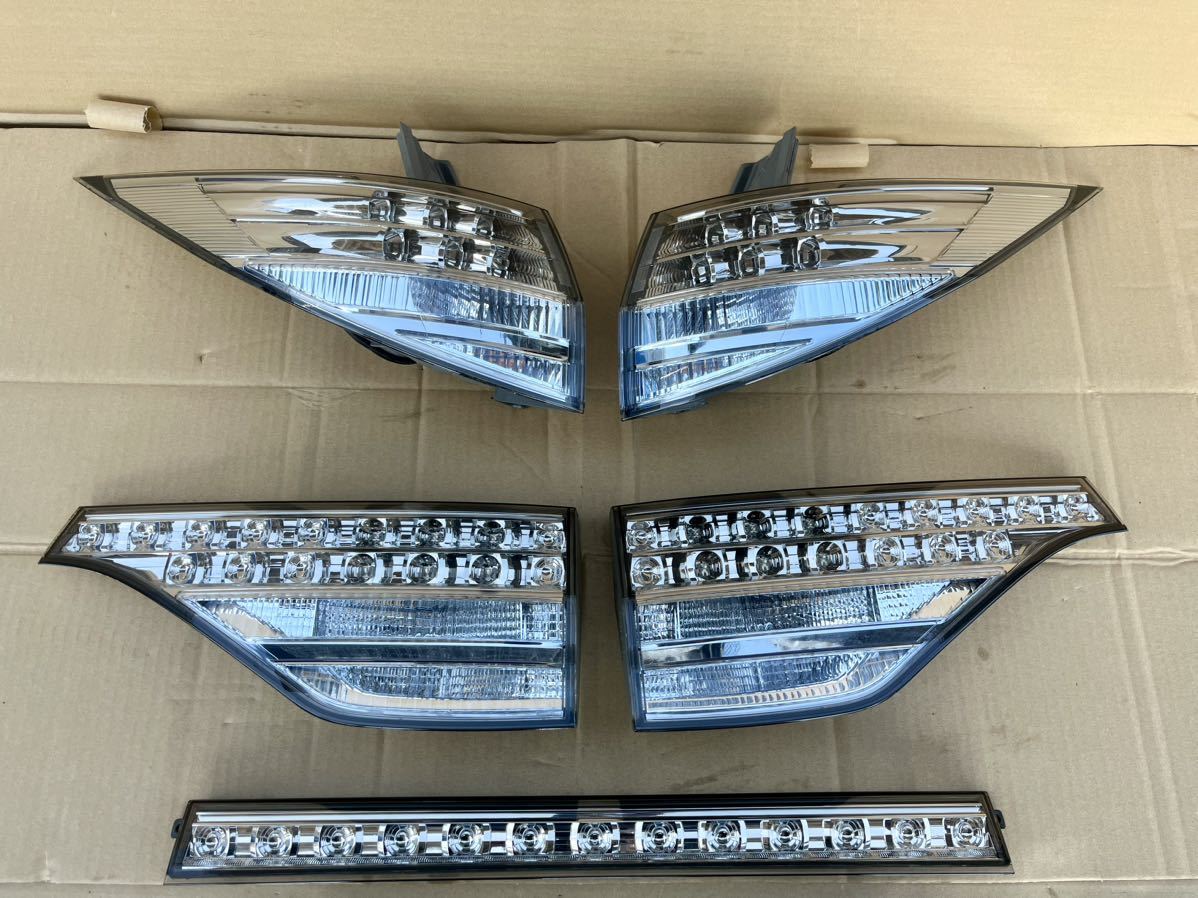 【やや傷や汚れあり】中古トヨタエスティマahr20w Acr50w Acr55w 純正テールライト テールランプ 左右セット Ichikoh