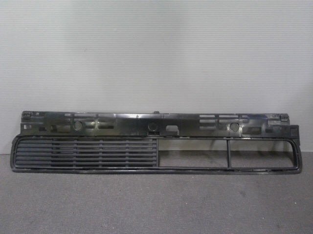 K2848vc ベンツ純正 Cクラス W205 後期 AMG フロントバンパーセンターグリル & メッキスポイラー A2058856204の ...