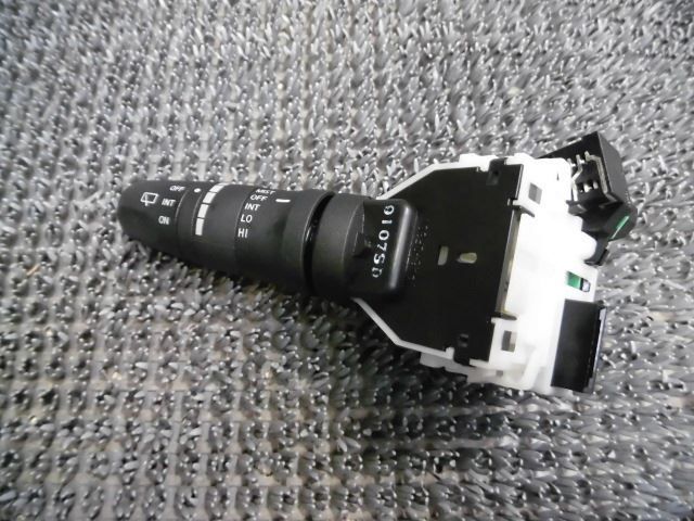 【全体的に状態が悪い】★激安!☆NT31 T31 エクストレイル 純正 ノーマル コンビネーションスイッチ ワイパー レバー / ZG10-796の落札情報詳細 - Yahoo!オークション ...
