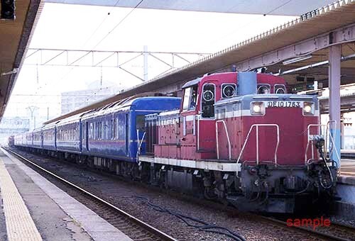 【未使用】【鉄道写真】DE10 1763＋25形入換 [0005911]の落札情報詳細 - ヤフオク落札価格検索 オークフリー