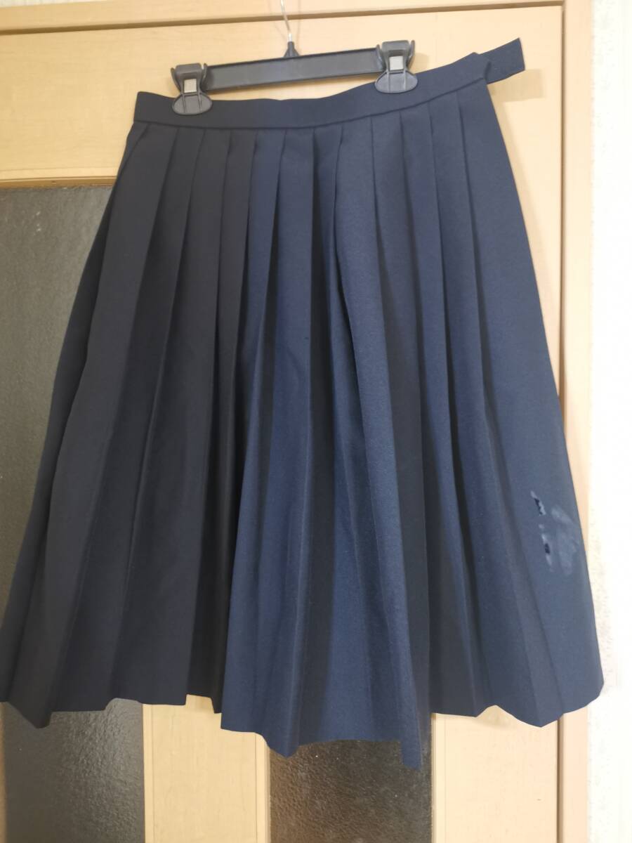 【傷や汚れあり】女子学生制服スカート 紺色 Fujiyacht W69 丈62コスプレ等に 一部破れ有り送料370円。同梱可 jkf⑤の落札 ...