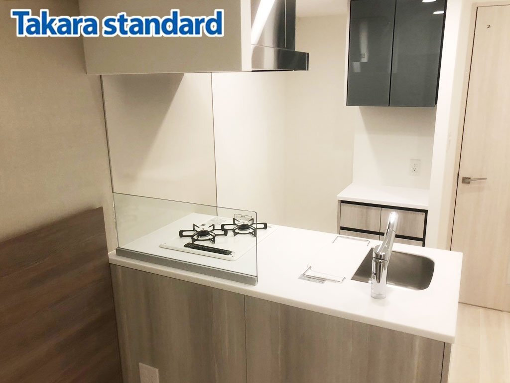 【未使用に近い】【展示未使用品】2022年製 タカラスタンダード DINKS向け高級システムキッチン/食洗機/コンロ/フード/カップボード ...