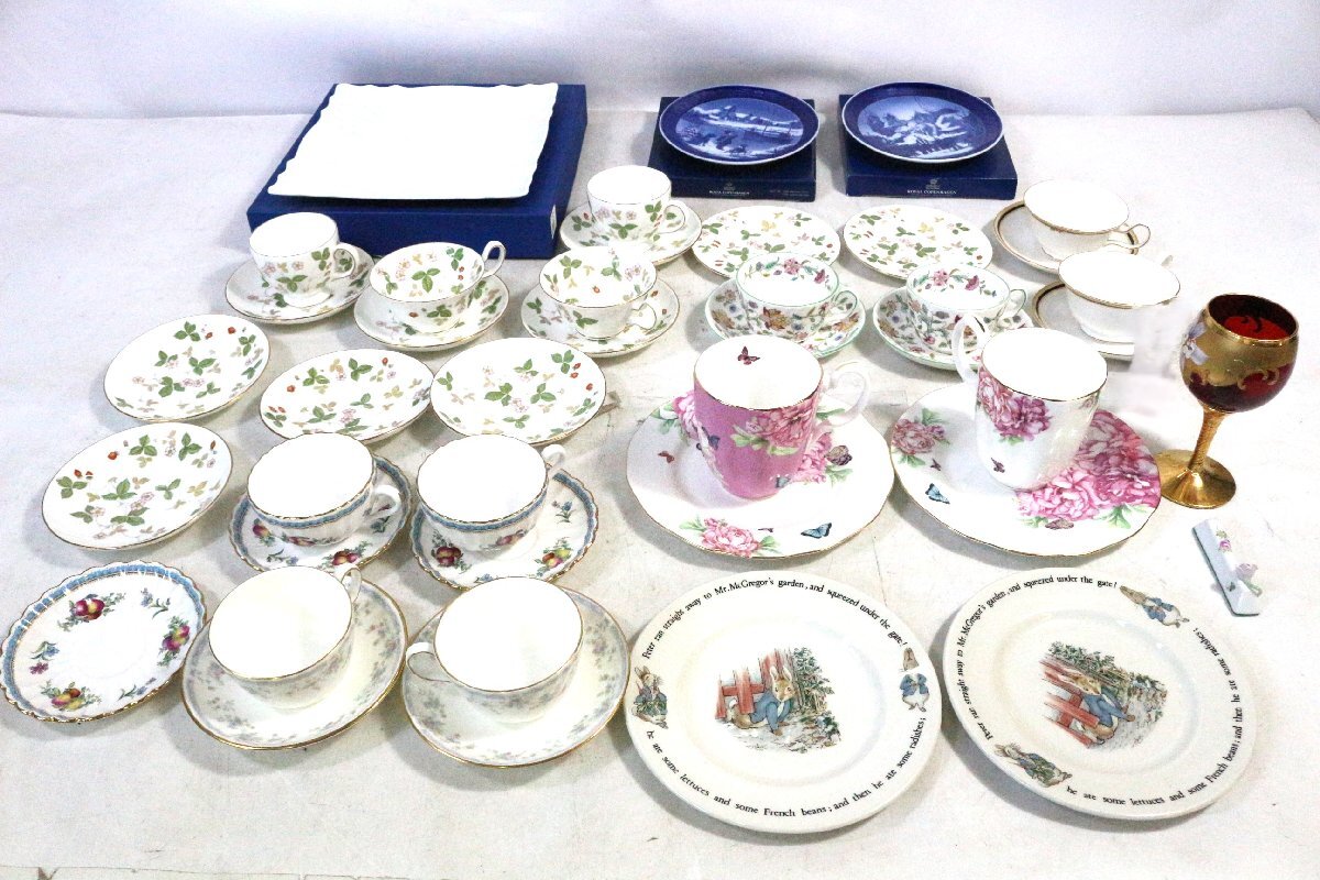 【やや傷や汚れあり】【ト足】ROYALCOPENHAGEN ロイヤルコペンハーゲン WEDGWOOD ウェッジウッド RICHARD GINORI 食器 カップ＆ソーサー まとめ ...