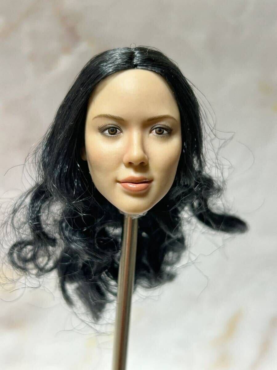 【目立った傷や汚れなし】② TBLeague/Phicen ヘッドパーツ 女性フィギュア用 1/6スケールヘッド カスタム 黒髪 ウェーブ ...