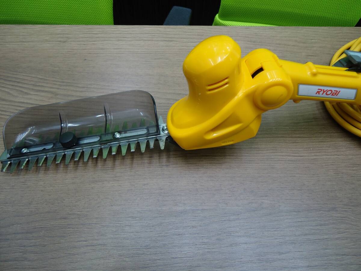 【やや傷や汚れあり】工具祭 RYOBI ポールヘッジトリマ PHT-2100 刈込幅210mm 3面研磨刃 伸縮260mm 動作未確認 自宅保管品の落札情報詳細 - Yahoo!オークション ...