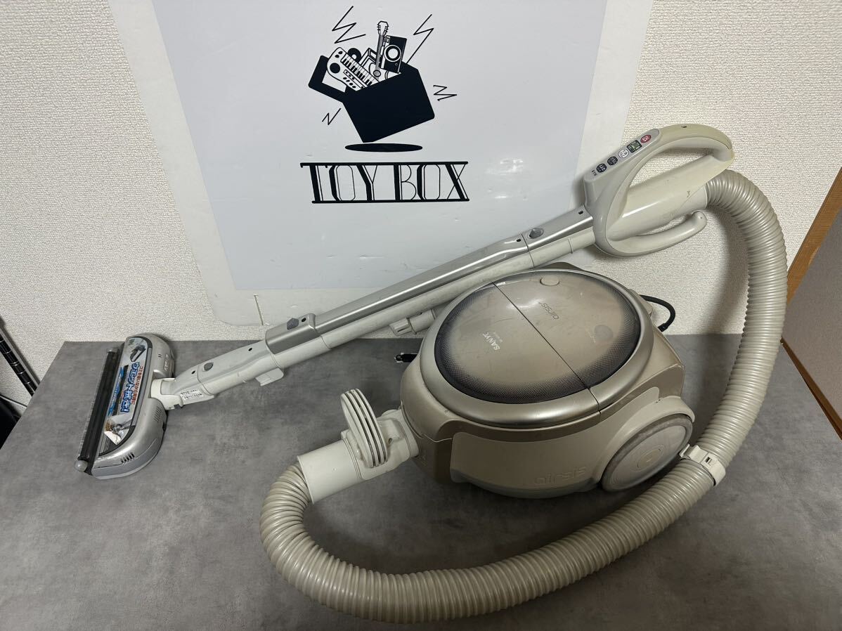 【傷や汚れあり】【中古】掃除機 SANYO サンヨー airsis エアシス SC-XD3100（N） 500W ゴミを吸いながら同時にウェット拭き 【札TB01】の落札情報詳細 ...