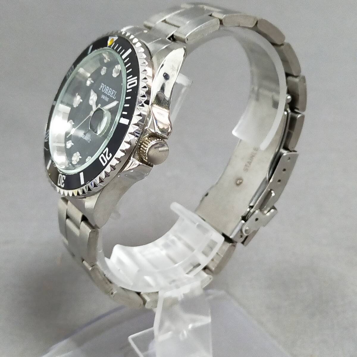 【傷や汚れあり】5610/3 GJ61260 FORBEL QUARTZ FB-1088-DG 3針 カレンダー ブラック×シルバー メンズ ...