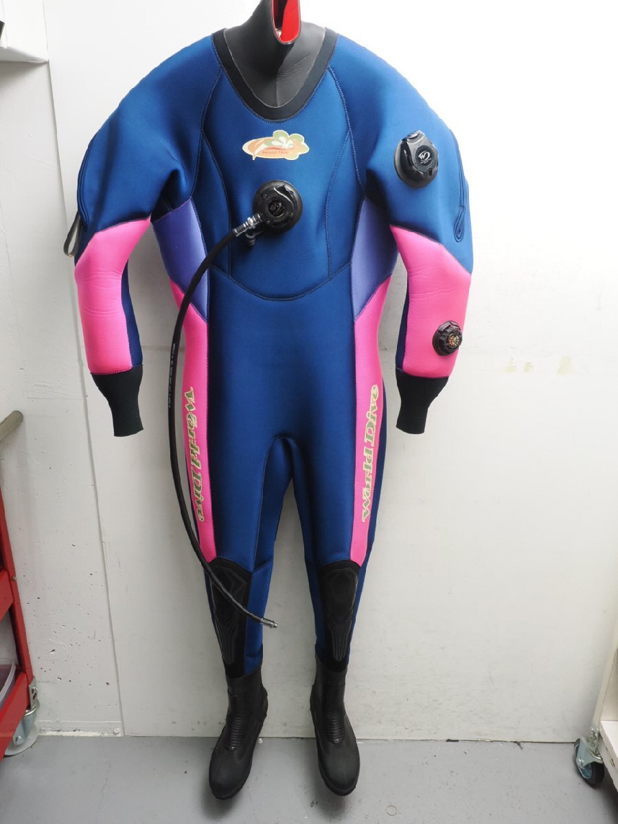 【やや傷や汚れあり】WorldDive ワールドダイブ ドライスーツ フード付 レディース 160cm 50kg ブーツ24 ランク:AA 平置き胸囲47cm腹囲38cm尻囲47cm [3F ...