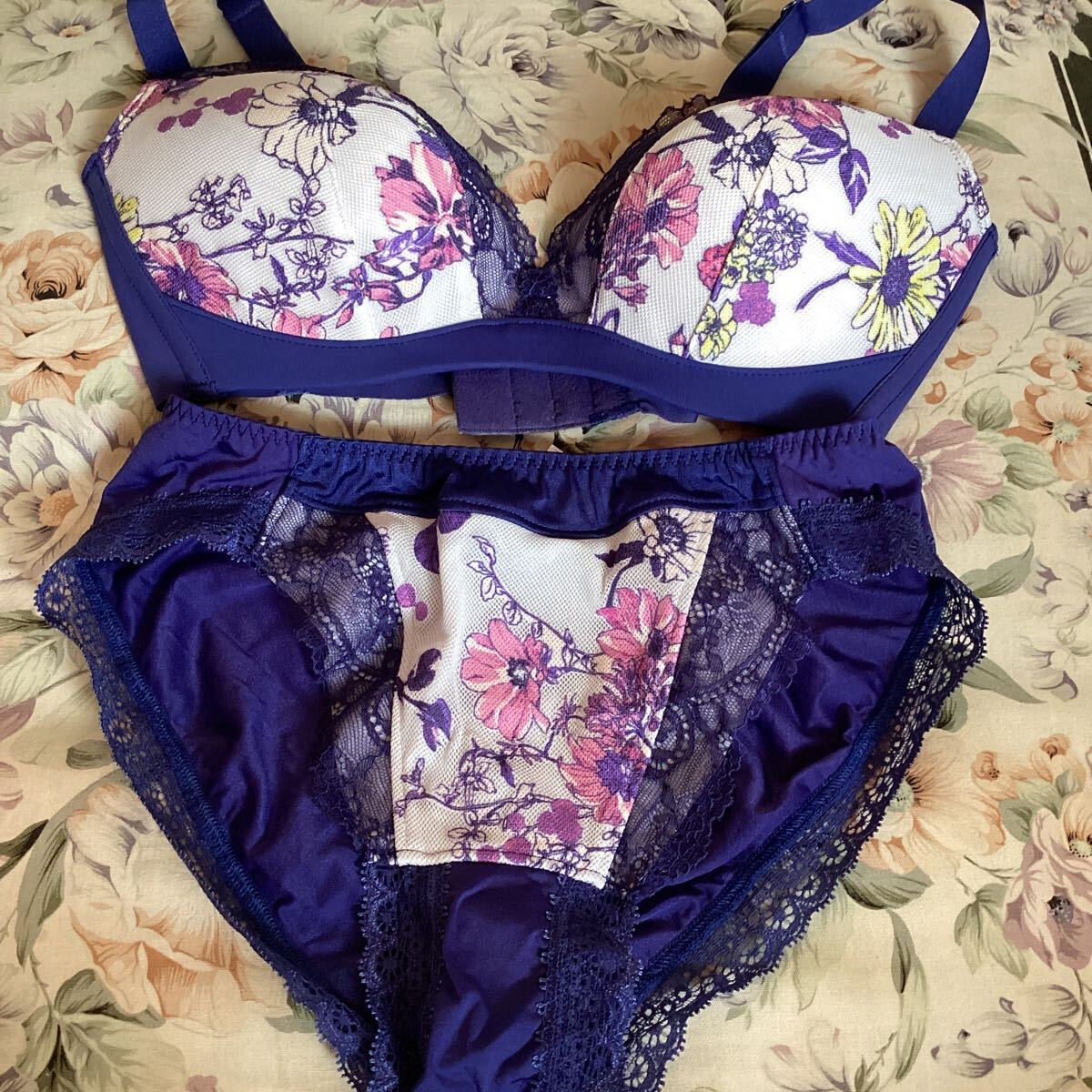 【未使用】ワコール 花柄 ブラジャーショーツセットE65サイズ補正下着の落札情報詳細 - Yahoo!オークション落札価格検索 オークフリー