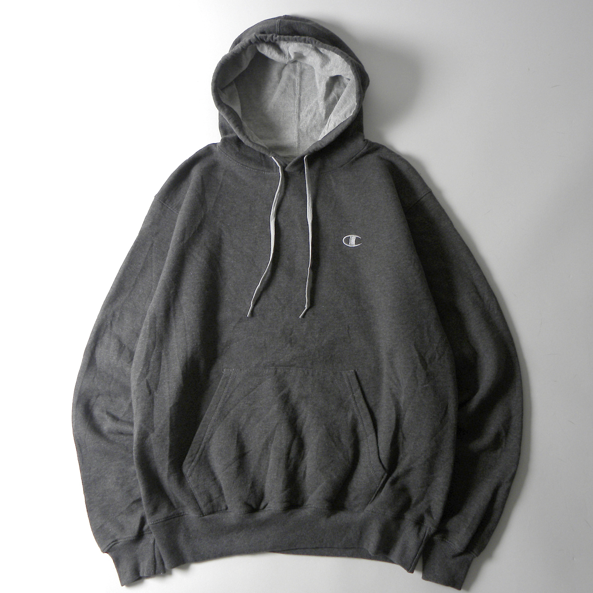 【やや傷や汚れあり】チャンピオン Champion ECO AUTHENTIC ワンポイントロゴ刺繍入 スウェットパーカー プルオーバー ...