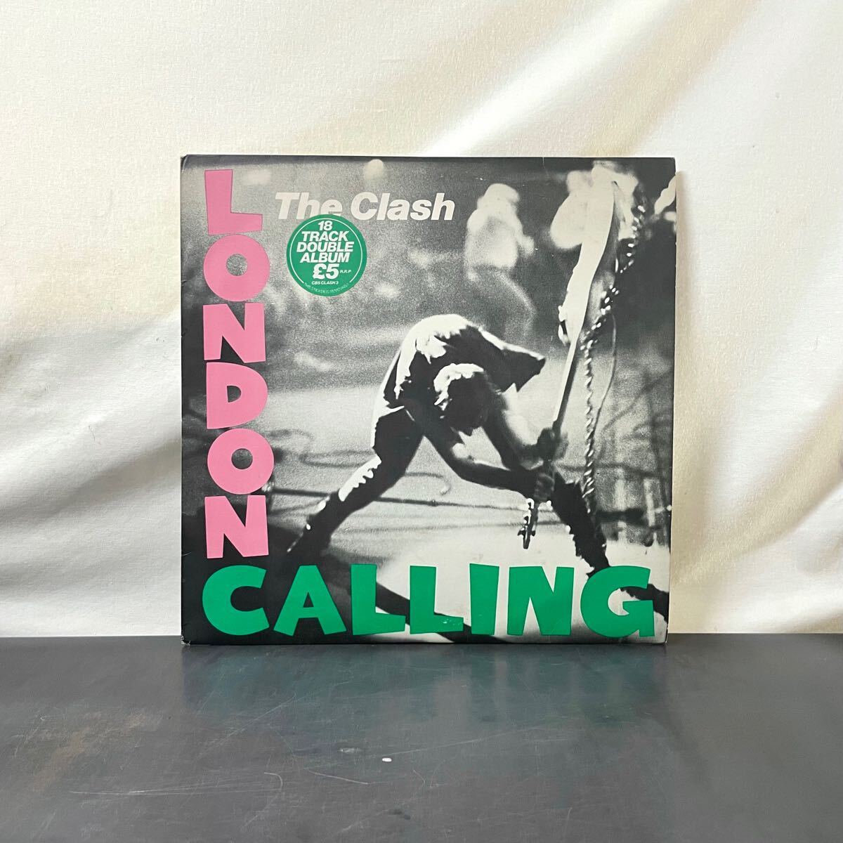 【やや傷や汚れあり】☆LP☆UKオリジナル盤☆ステッカー付☆初回マトA1/B1/C2/D2☆THE CLASH LONDON CALLING ...