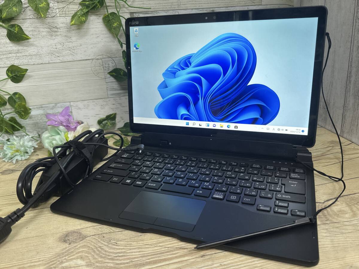 〇 【訳あり】FUJITSU ARROWS Tab Q584/K FARQ04001 / Atom Z3795 / メモリ 4GB ...