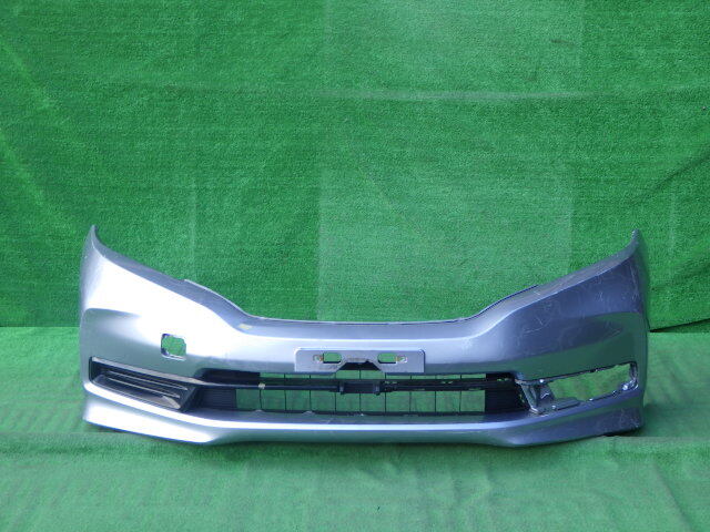 【傷や汚れあり】GK8 GK9 GP7 GP8 後期 シャトル 純正フロントバンパー 右ホールカバー ガーニッシュ ロアグリル付 シルバー ...