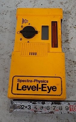 【傷や汚れあり】 ※ジャンク Spectra-Physics スペクトラ・フィジックス Level-Eye 1077 電子レーザーレベル受光器 ...