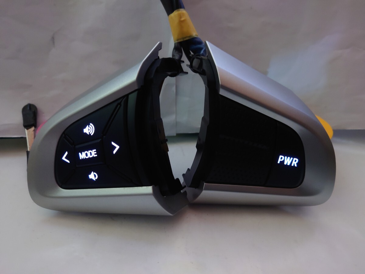 【やや傷や汚れあり】(C80)ダイハツ ステリングスイッチLED打ち替え品『白』キャスト タント ウェイク キャンバス LA250S LA600S LA700S LA800S LA700A ...