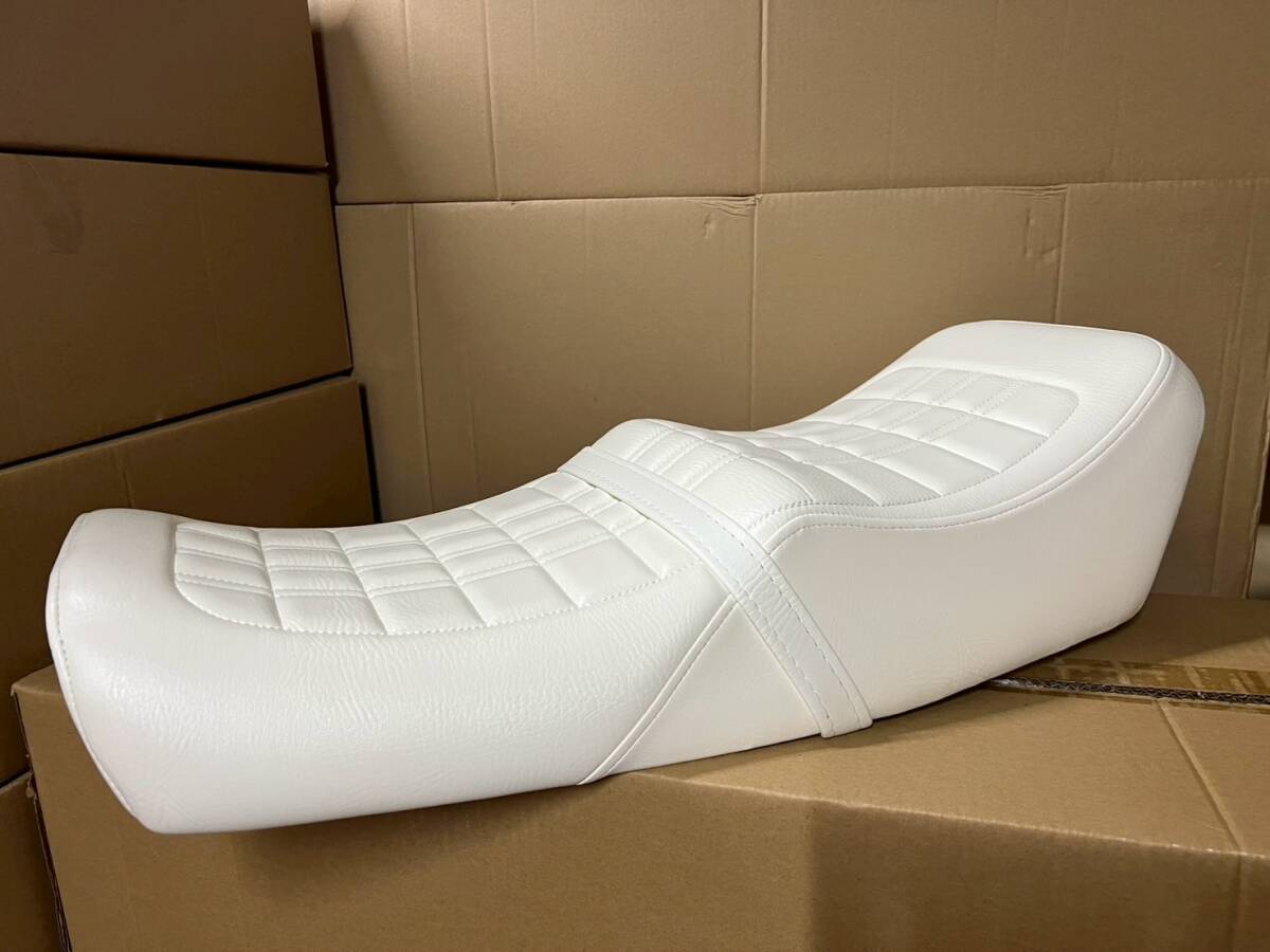 【未使用】Z400FX E4柄 白 シート/ホワイト 白皮 未使用 Z400J Z550FX Z500FX BEET あんこ抜き タックロールシート 外装 E1 E2 E3 E4の落札情報詳細 ...