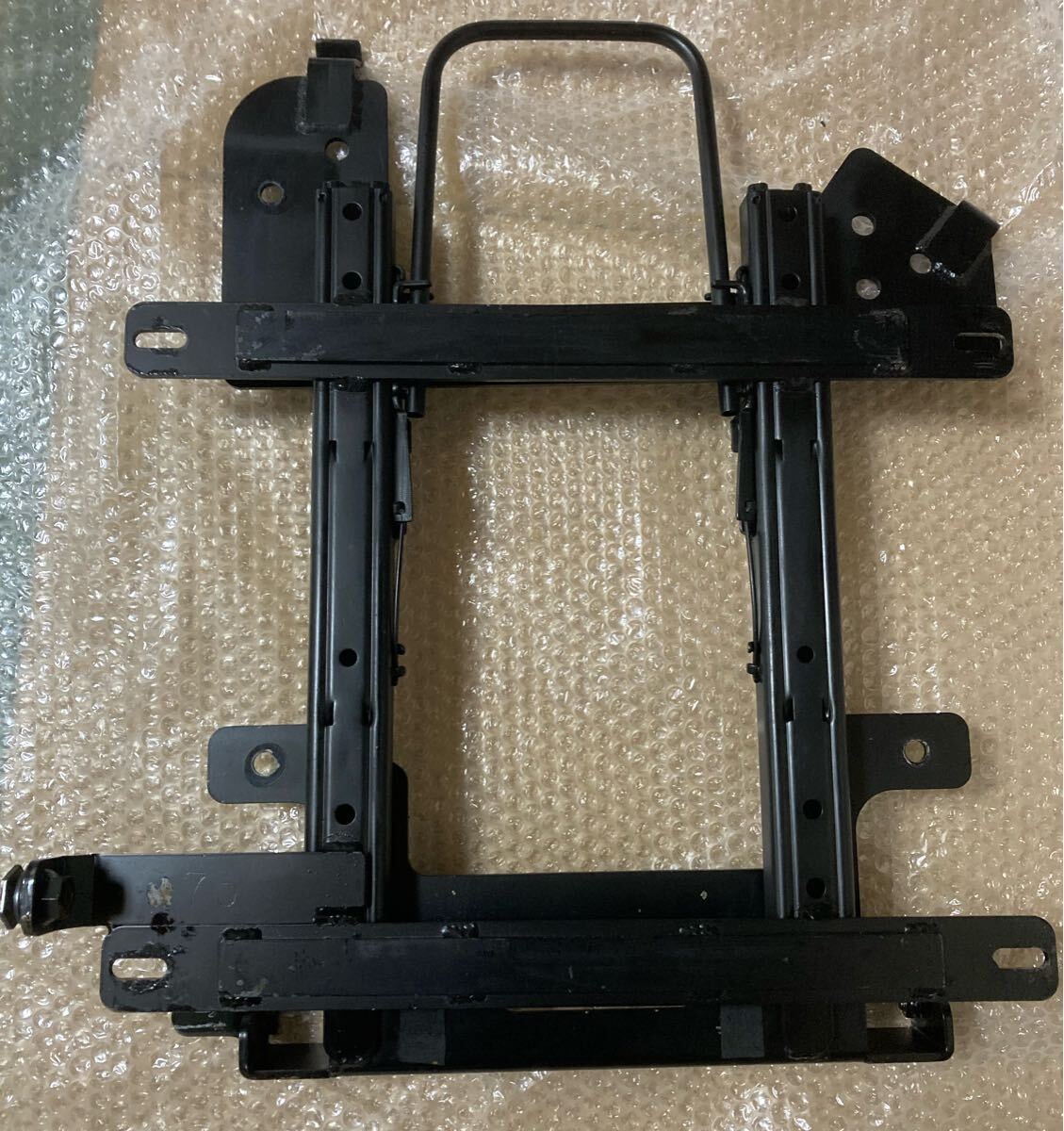 【やや傷や汚れあり】エブリイDA17用S077R レカロシートレール カワイ製作所製 現行4点底止めシート運転席用 NV100クリッパー、ミニキャブ、などOEMも取付可の落札情報詳細 ...