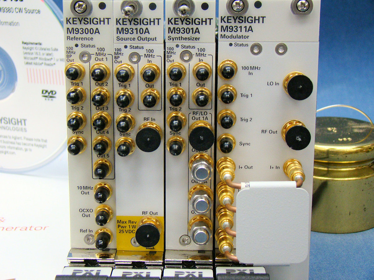 KEYSIGHT キーサイト M9381A-F03/B04/M05/1EA/UNZ/300 PXIeベクトルシグナルアナライザ 3GHz ...