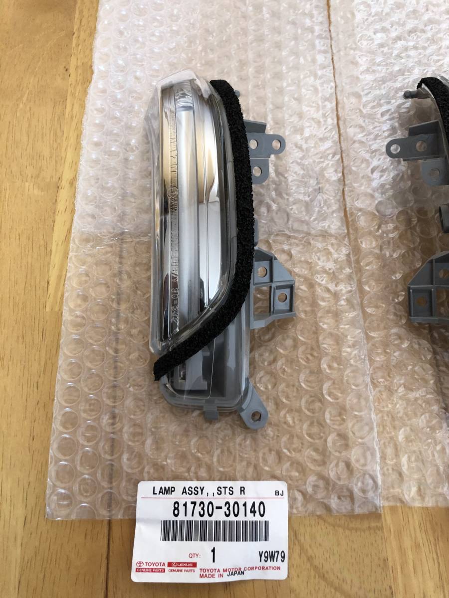 中古品 トヨタ 純正 LED ドアミラーウインカー 81740-30130 81730-30140 左右セット 30 プリウスの落札情報詳細 ...