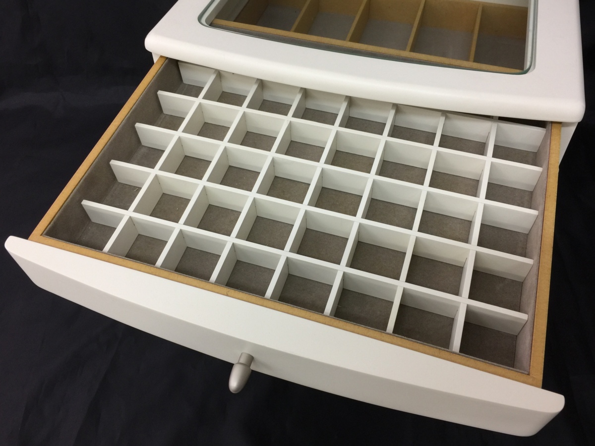 【1円開始】 中古 アクセサリー ジュエリー BOX 収納 4段 引き出し式 ホワイト系 木製 w20113208の落札情報詳細 ...