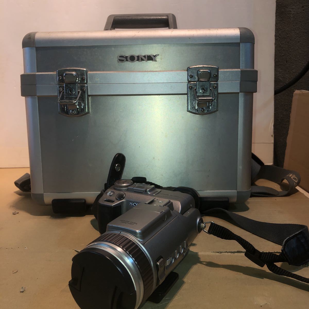 ★本体のみ★used★動作未確認★ Zeissレンズ搭載★ソニー SONY DSC-F707★光学綺麗★ カメラケース デジタルビデオカメラ ...