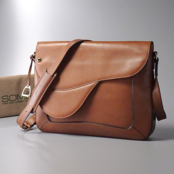 【目立った傷や汚れなし】TD0604//*ソメスサドル/SOMES SADDLE*サドル型/鞍モチーフ/レザーショルダーバッグ/A4対応/クロスボディ斜め掛け/鞄/茶/ブラウンの落札情報詳細 ...