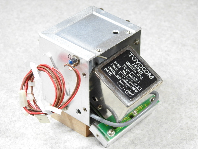 【傷や汚れあり】【ジャンク測定器】 TOYOCOM TCO-632B 10.000MHz CRYSTAL OSCILLATOR DC:+12V ...