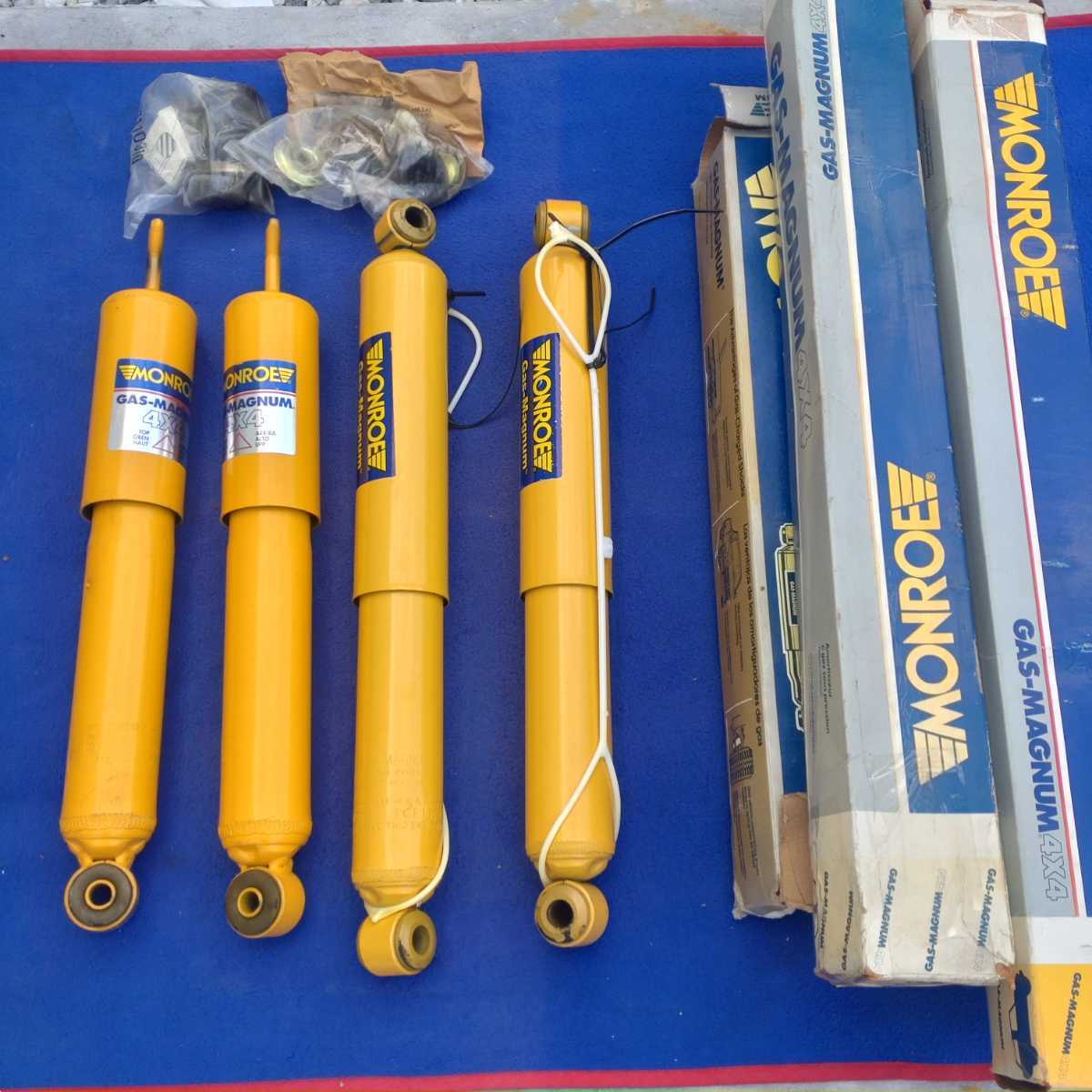 【未使用】MONROE モンロー ショックアブソーバー マツダ フレンディ GAS-MAGNUM 44 ガスマグナム フロント リア 前後 ...