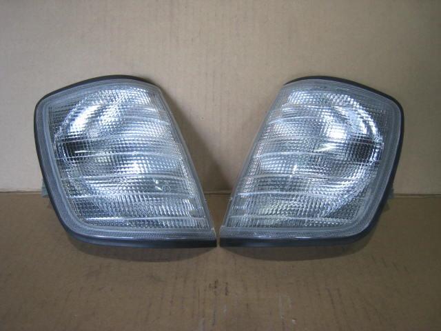 【傷や汚れあり】ベンツ Eクラス 124032 右クリアランスランプ 191991の落札情報詳細 - ヤフオク落札価格検索 オークフリー