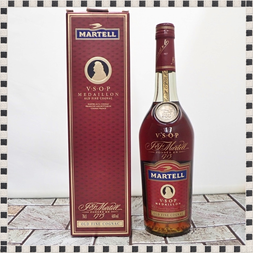 【未使用】マーテル VSOP メダリオン グリーンボトル 700ml 40% コニャック 未開栓 箱付 MARTELL MEDAILLON【 00541 】 の落札情報詳細 - ヤフオク落札 ...