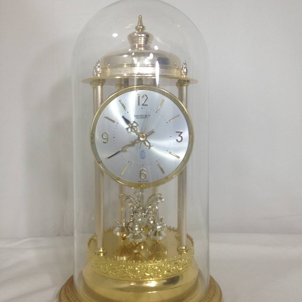 【目立った傷や汚れなし】 1円送料無料 MASTER（マスター）QUARTZ（クオーツ）・ガラスドーム型置時計（回転振り子）の落札情報詳細 ...